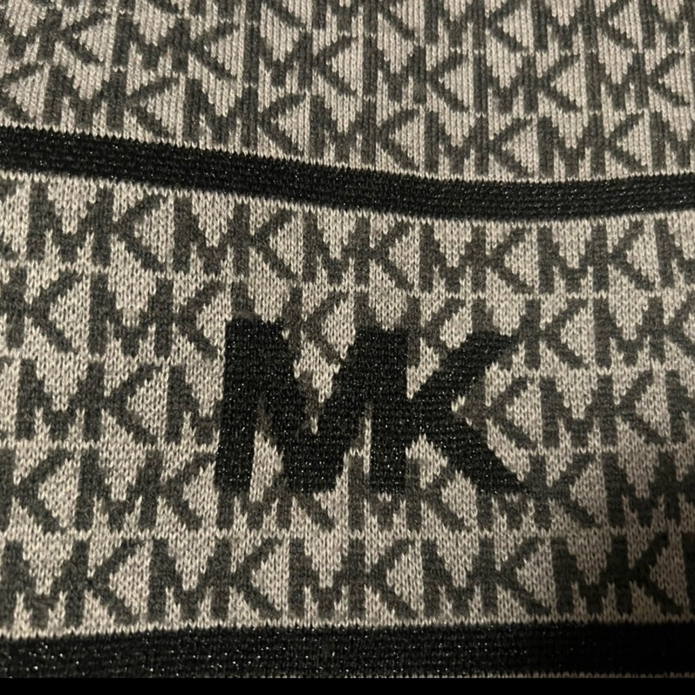 Michael Kors Mk Signature Light Dark Gray Scarf - Gem